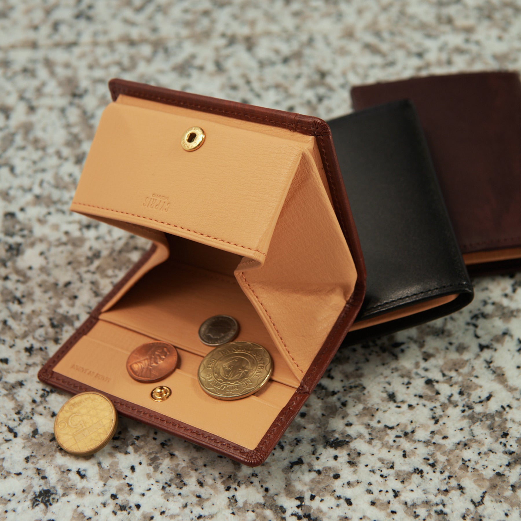 White Shirasagi leather box coin purse / brown | テーーマ teema